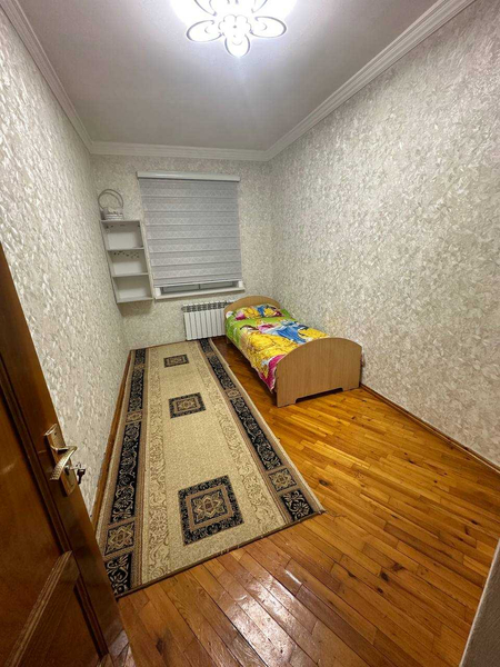 V4551 АРЕНДА 5/4/4 Паркент кучаси Ор.р: ОВИР 90м2 Средний ремонт