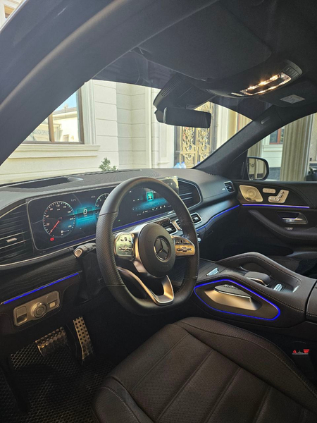 Mercedes-benz GLS 450 Продаю срочно машина новая шоколад  полный фул