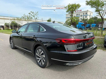 VW Passat Long Plug in Hybrid 2023