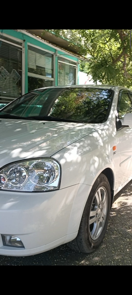 Lacetti sotiladi