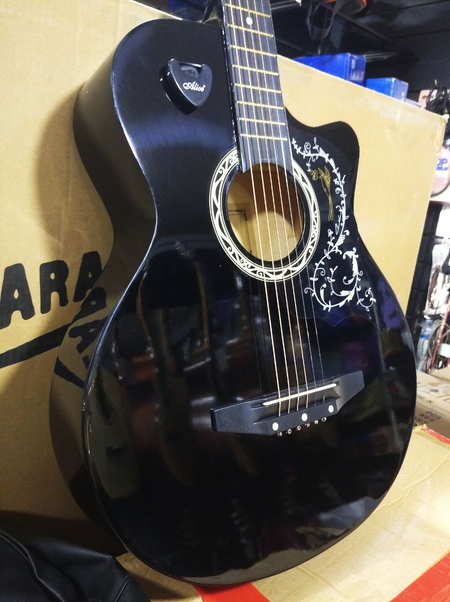 Gitara akustika top brand Mega skidka