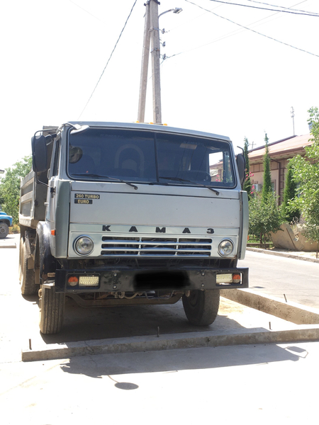 Kamaz samosval sotiladi