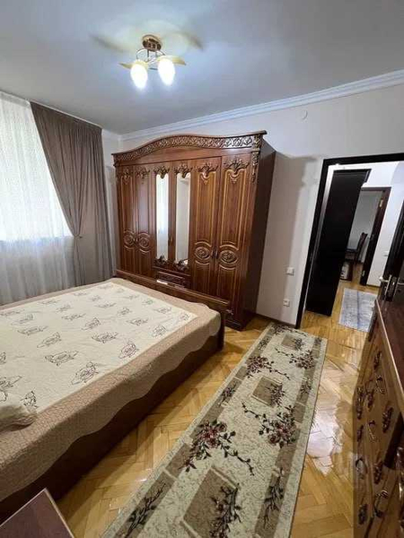 Сдается квартира в  (возле  Бадамзар метро  Юнусабад  ). 4-х комнатная