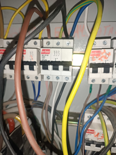 Elektrik va santexnik xizmati