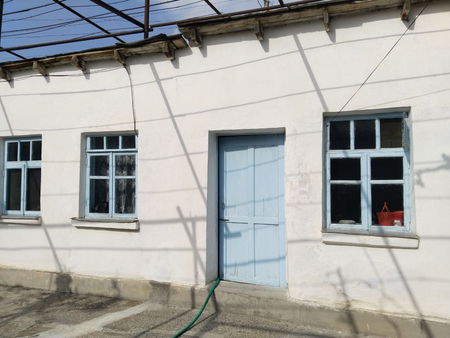 Xovli suv boyida dacha uchun uy