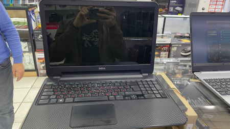 Dell noutbuk  sotiladi