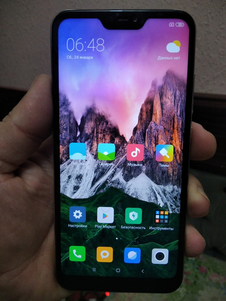 Redmi 6 pro 32 gb.