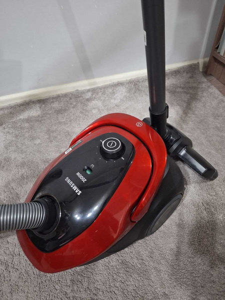 Продается пылесос Samsung 2000W