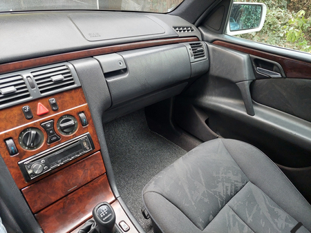 Продаётся мерседес w210