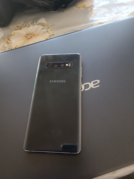 Samsung s10+ srochna sotiladi