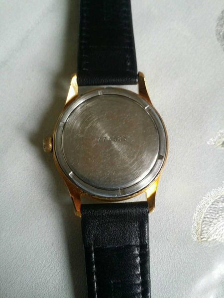 Продам часы 
