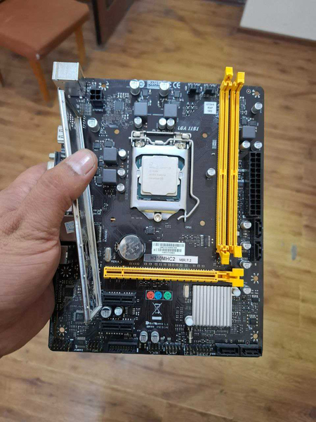 Biosstar H310MHC2 ver; 7.2+ core i3 8100+4 gb ozu