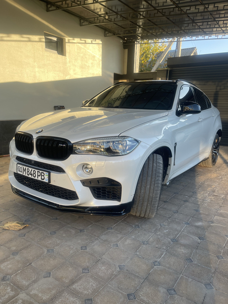 Продается bmw x6 2017 года с маленьким пробегом состояние идеальное.
