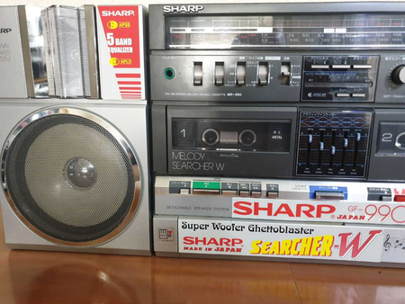 Продам магнитолу SHARP GF-990