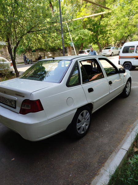 Nexia 2 2010 sotiladi