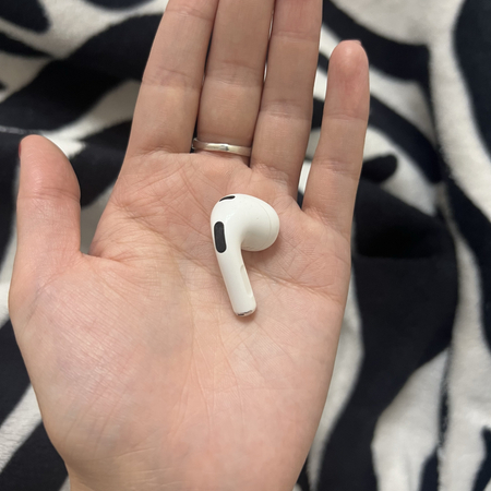 Правый наушник Airpods