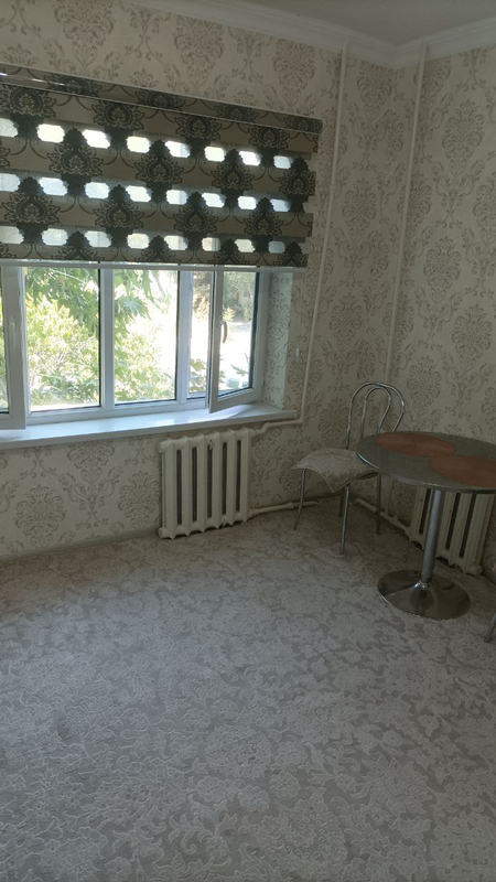 Продается 1 комнатная квартира возле метро М,Горького, 2 этаж, кирпичн