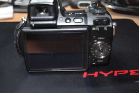 Sony Cyber-shot DSC-H9