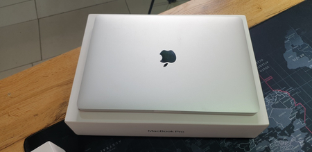 Mcbook pro m2 13.3