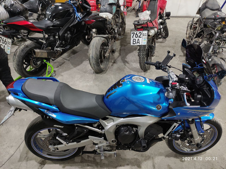 Продаю не спеша Yamaha fz600s2