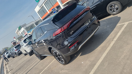 Byd tang 730, 7 sideniya