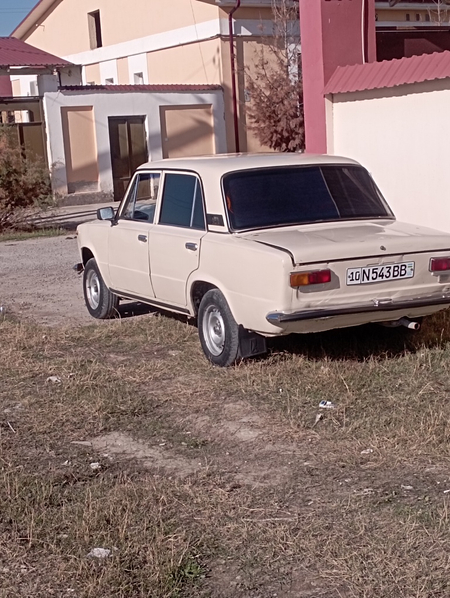 Vaz 011 sotiladi..