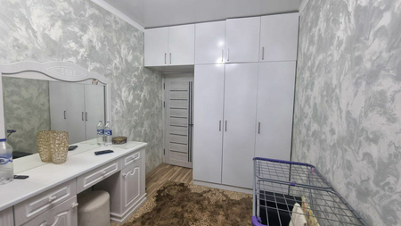 Мирзо Улугбекский район продаётся квартира срочно