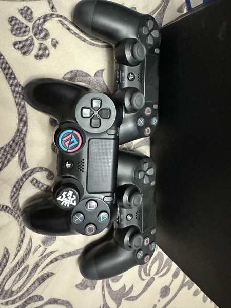 Play Station 4 Pro 1TB