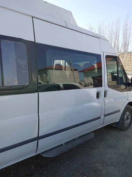 Ford tirazit pasajir