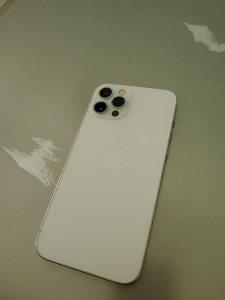 Iphone 12 pro    ..