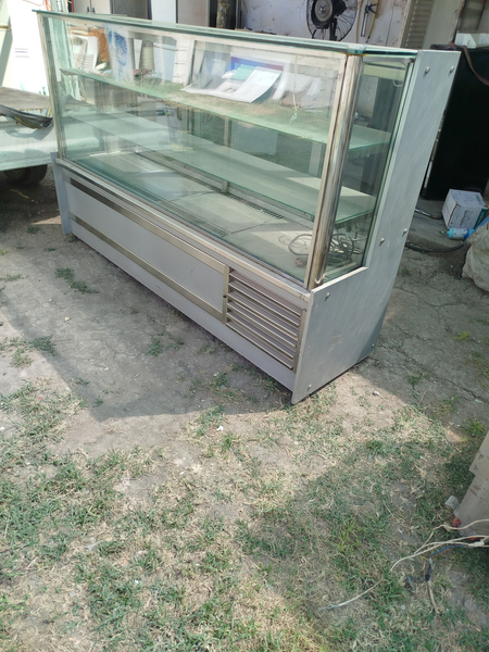 витрина холодильник продам хороши састаяна