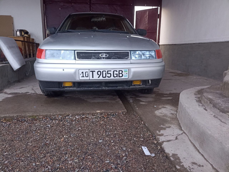 Lada 2110 sotiladi