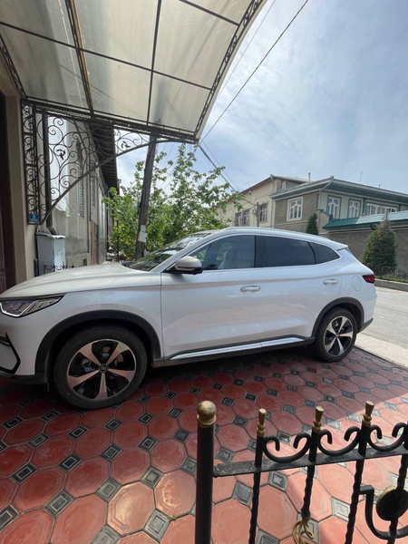 BYD SONG PLUS Flagship sotiladi