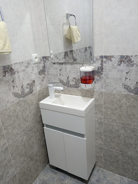 Установка ишларини килиш. Аристон  ванна смеситель раковина  унитаз.