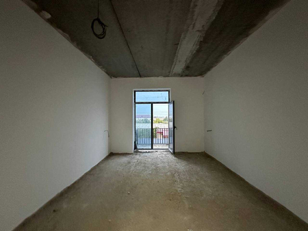 Tayyor 2,5 sotiqli hovli sotiladi.