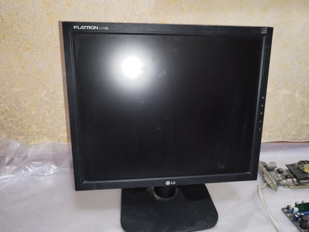 Продам  разные мониторы