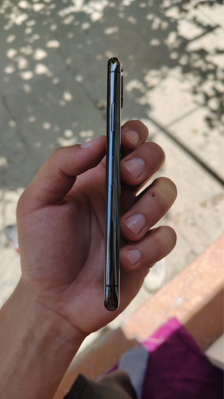 iPhone X царапины нету