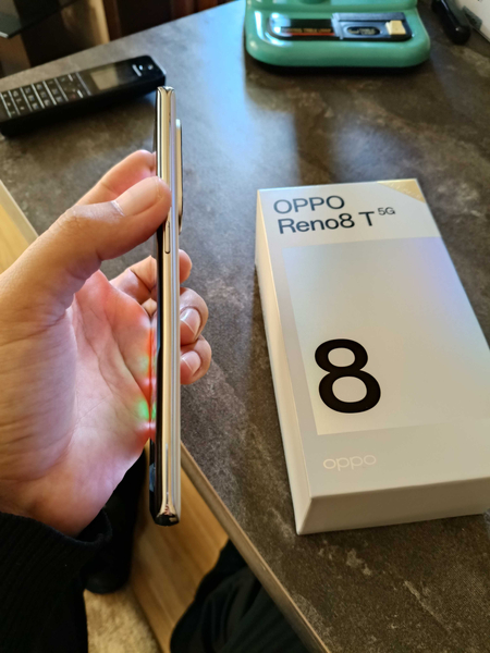 Суб-Флагман Oppo Reno 8t 5G 8/256 (edge) Snapdragon 695 кор-док...