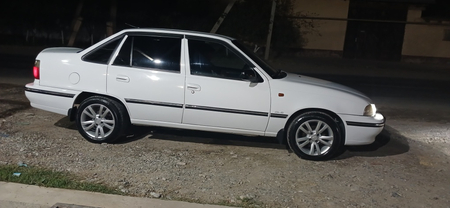 Daewoo nexia 1 sotiladi