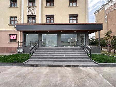 Аренда. 150м2. Вдоль дороги. Нурафшон улица
