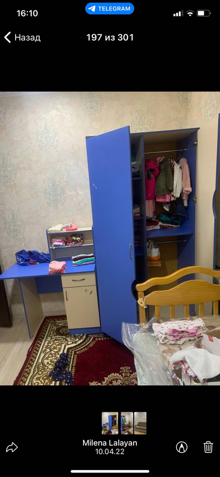 Детский стол и шкаф