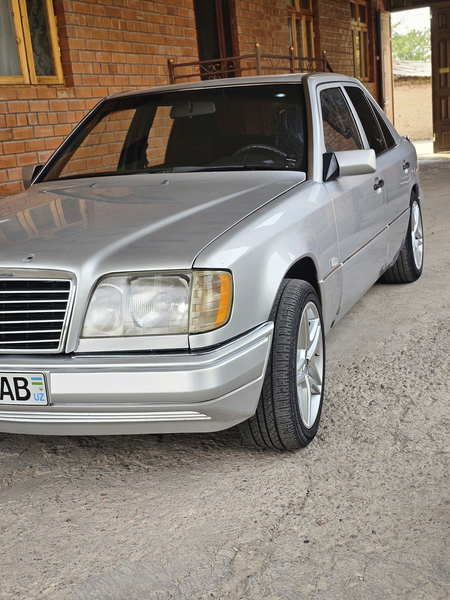 Mercedes Benz w124