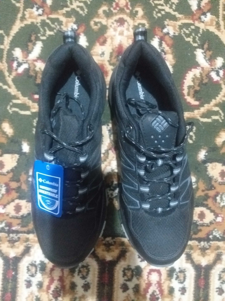 Продам мужские кроссовки Columbia.