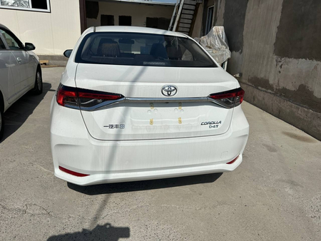 Tayota Carolla yangi 2024