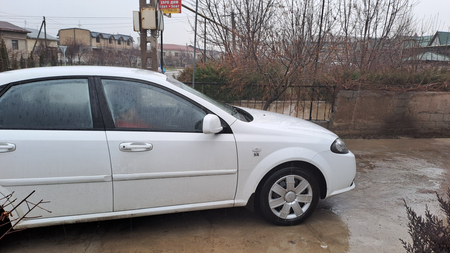 Продается автомобиль  Lacetti 2