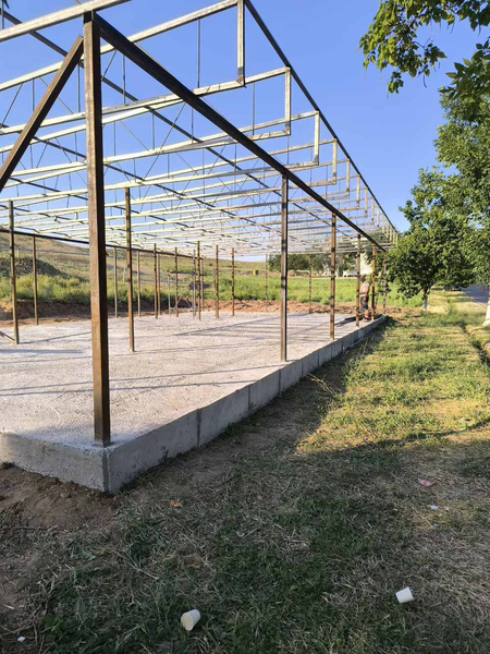 Magazinlar , sartaroshxonalar va boshqa abektlar quramiz
