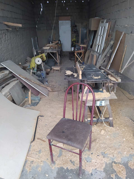 Usta xizmatlarini taklif etamiz vassa kesish yogʻoch  kesish xizmati