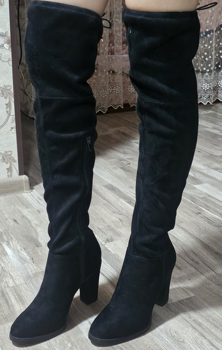 Продаются женские сапоги