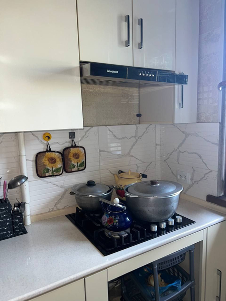 .Продам 3комнатную 72м2 Алгоритм31 этаж 2 раздельный мебельтехника $75