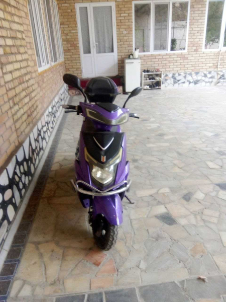 Skuter sotilati. Qiziqanlar tel qilsin.